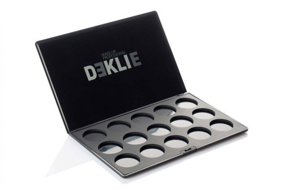 Пустая палитра на 15 ячеек "DE KLIE" под тени-моно купить в интернет ...